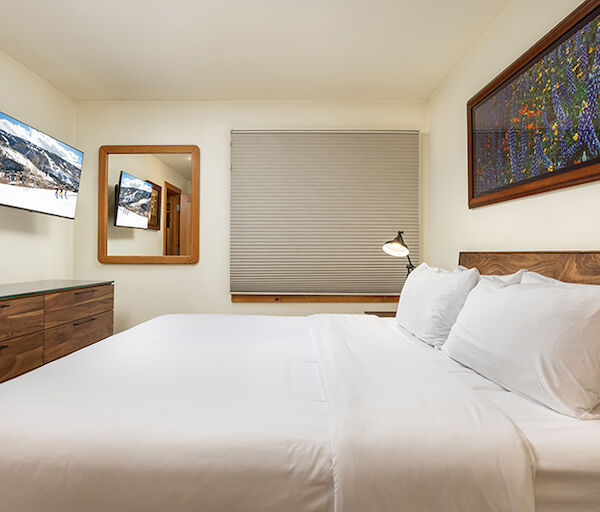 Vail Accommodations | Spacious Boutique Stay | Montaneros in Vail