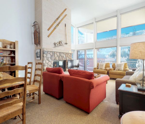 Vail Accommodations | Spacious Boutique Stay | Montaneros in Vail